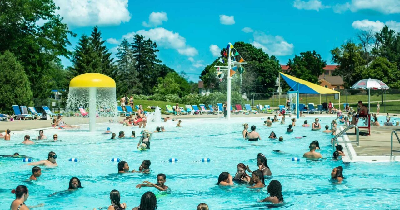 Read Park Family Aquatic Center - Freeport Park District